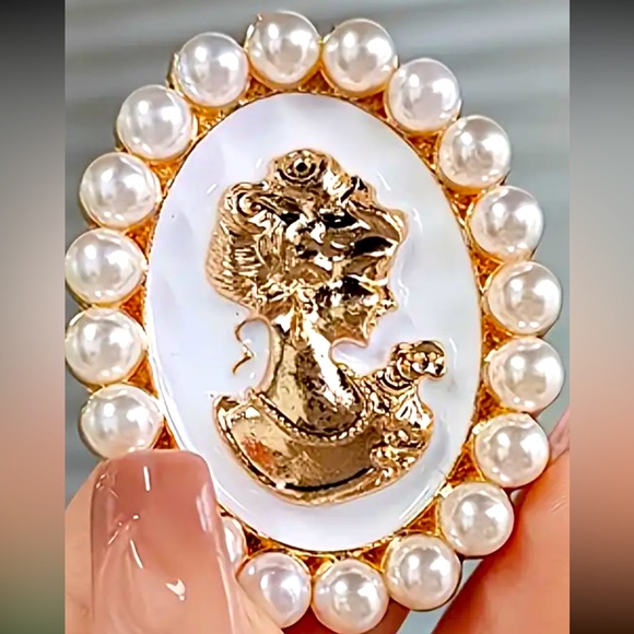Jewelry | Luxury Beauty Head Cameo Pin Brooch Inlaid White Faux Pearls ...